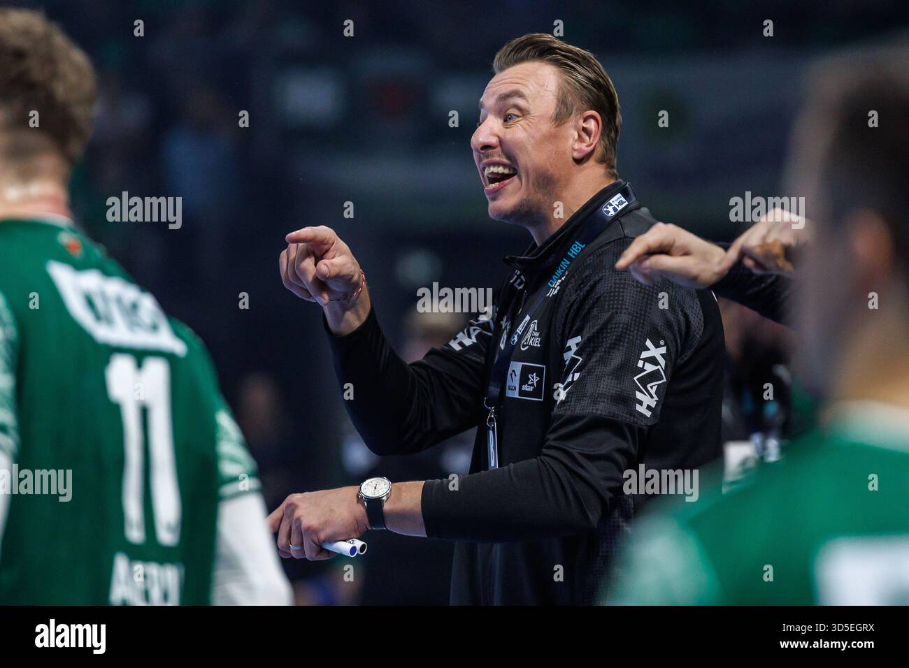 15 November 2025, Berlin: Handball: Bundesliga, Füchse Berlin - THW ...