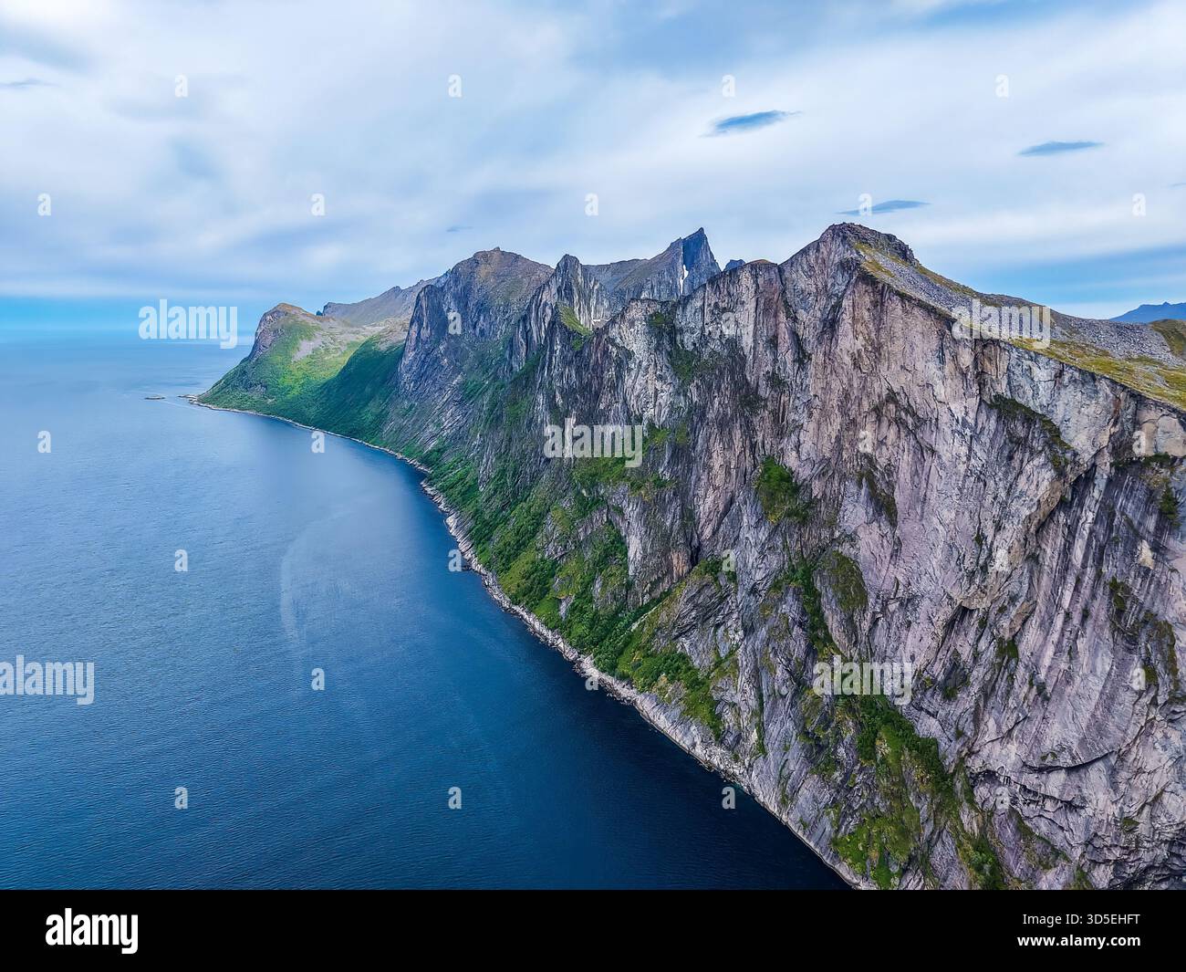 Dramatic Coastal Cliffs of Senja Island Above the Arctic Ocean, Norway ...
