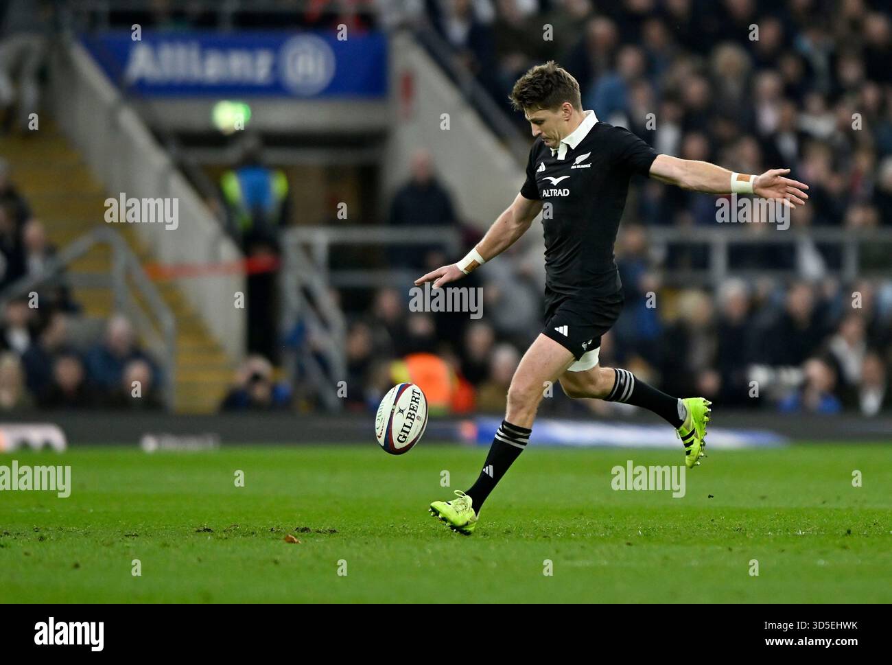 Twickenham. United Kingdom. 15 November 2025. England V New Zealand ...