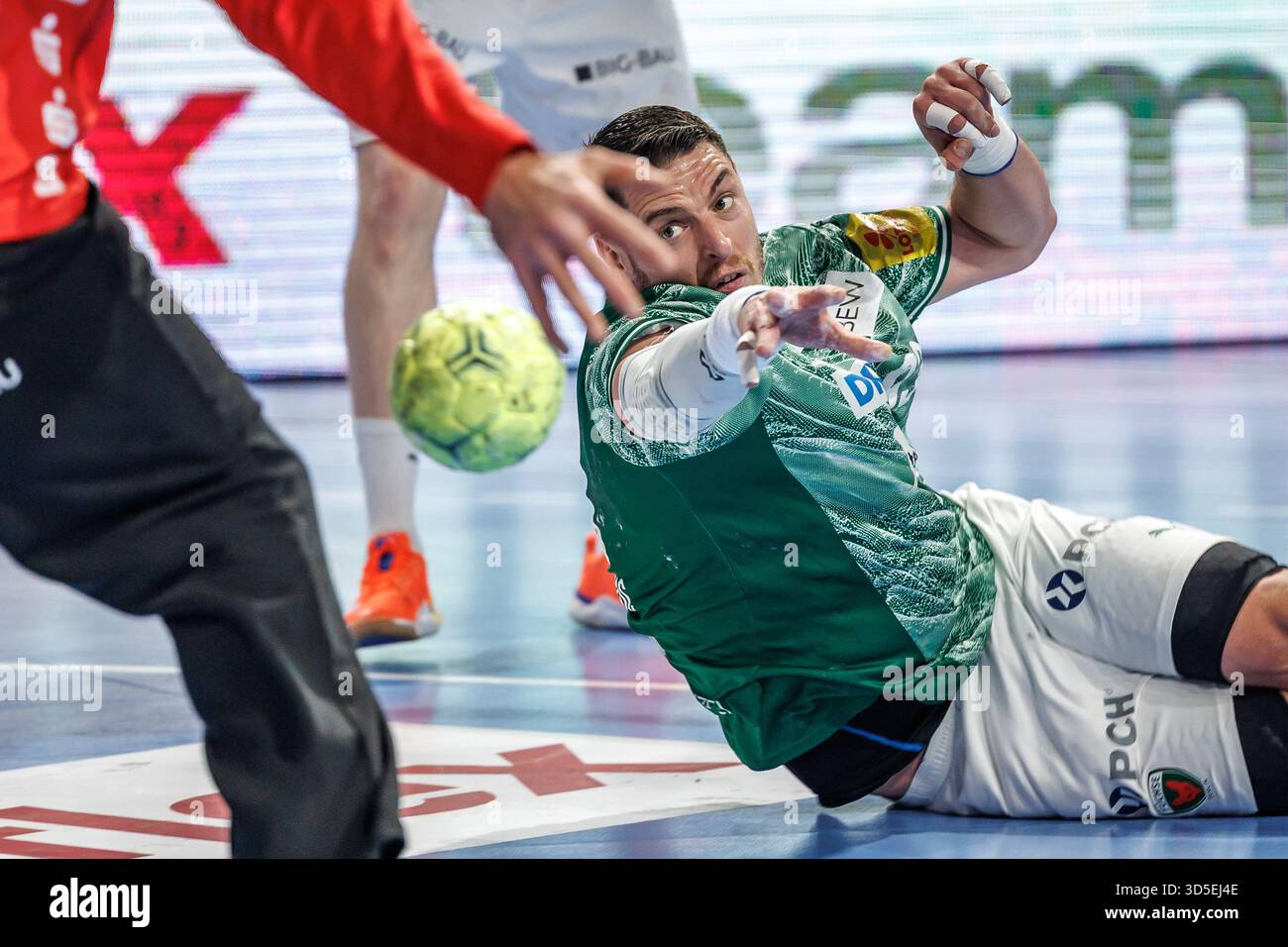 15 November 2025, Berlin: Handball: Bundesliga, Füchse Berlin - THW ...