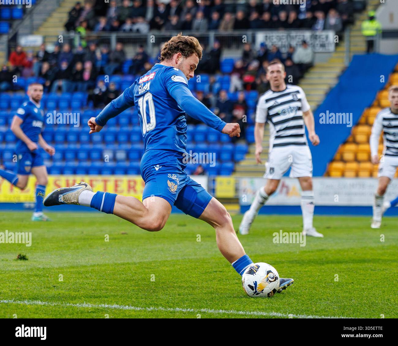 McDiarmid Park, Perth, Scotland, UK. 15th Nov 2025. St Johnstone V ...