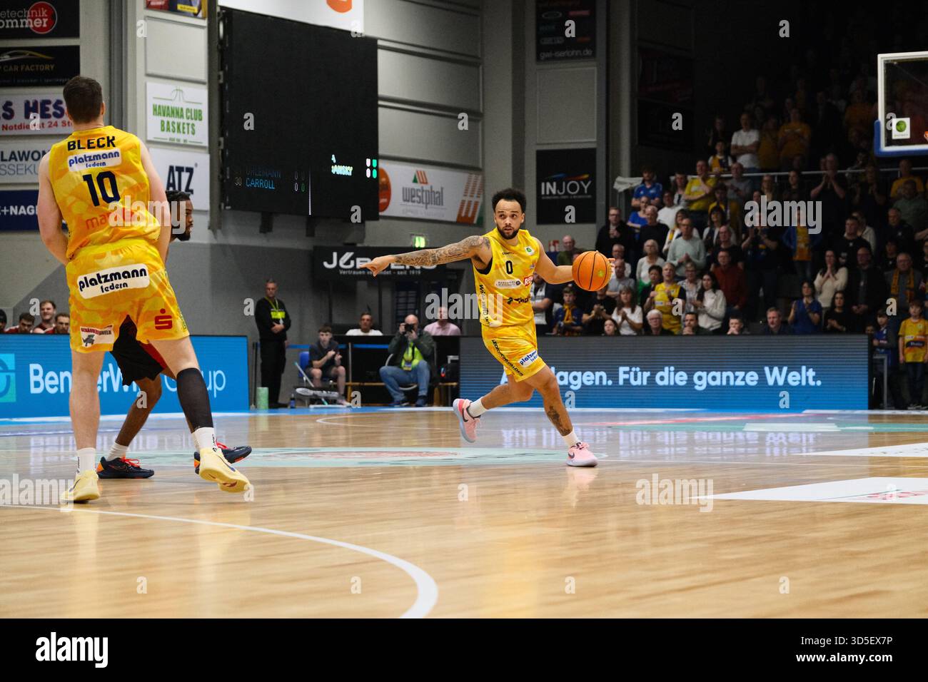 Marcus Graves (Phoenix Hagen, #0, Guard) during play setup. Fabian Bleck (Phoenix Hagen, #10 ...