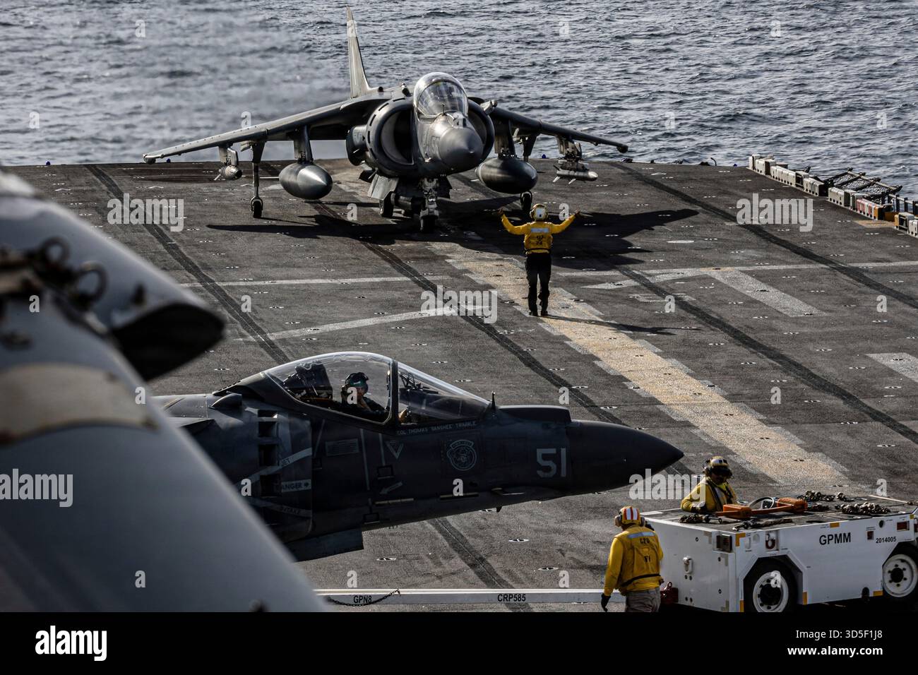 Uss iwo jima aerial hi-res stock photography and images - Alamy