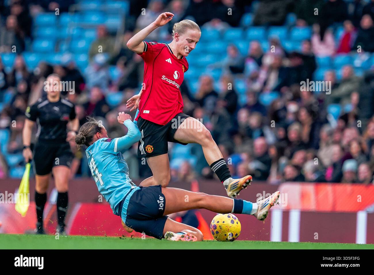 MANCHESTER, ENGLAND - November 15: Anna Sandberg of Manchester United ...