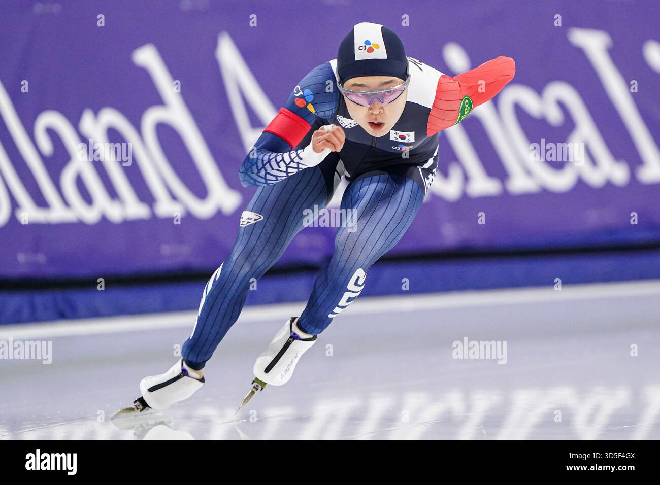 SALT LAKE CITY, USA - NOVEMBER 15: Min-Sun Kim of Republic of Korea ...