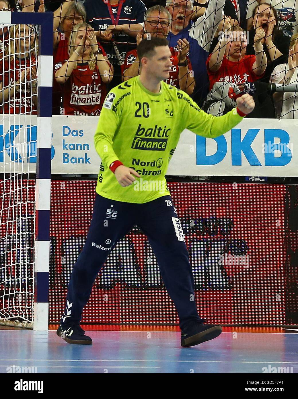15 November 2025, Schleswig-Holstein, Flensburg: Handball: Bundesliga ...