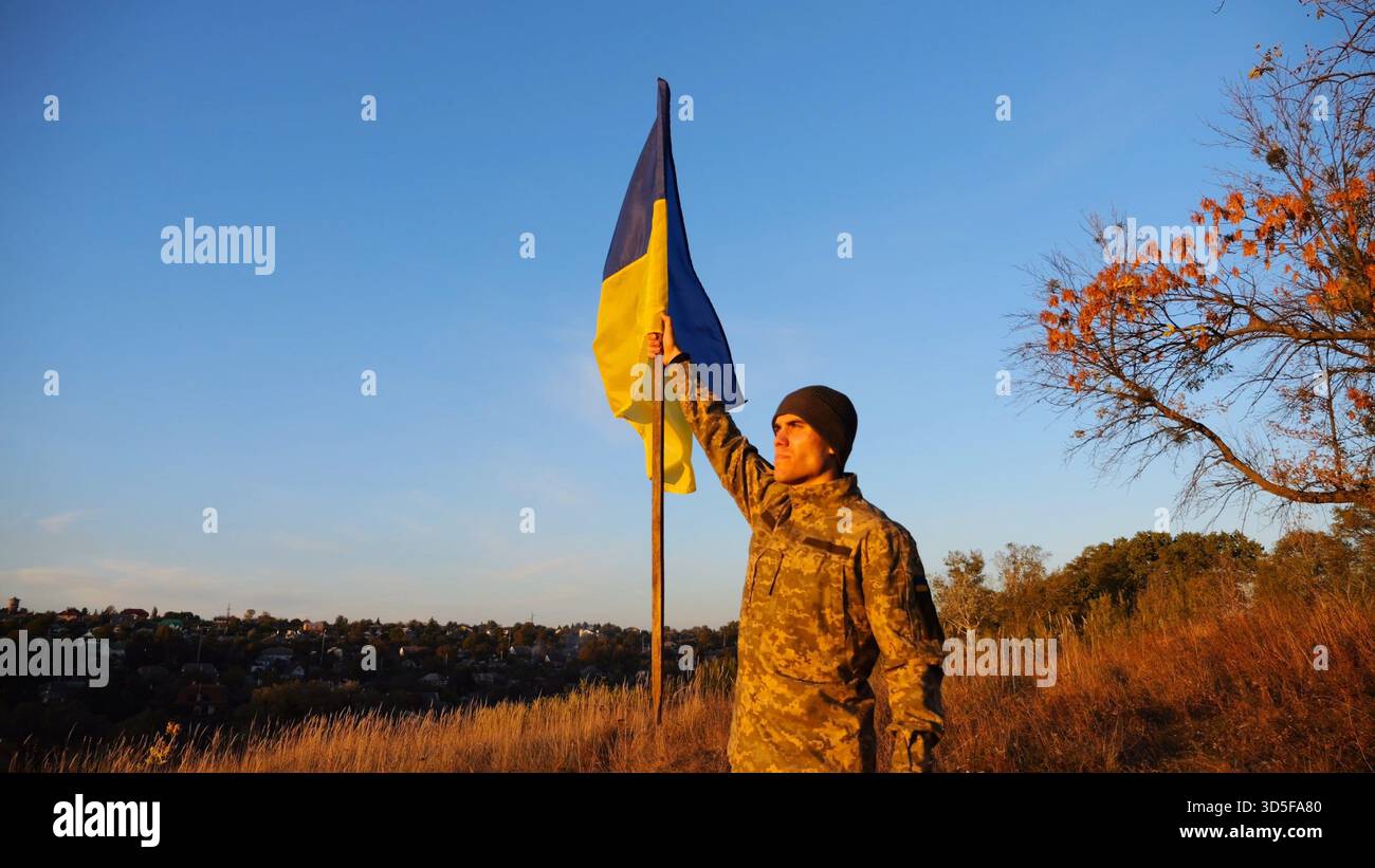 Male ukrainian army soldier lifting hi-res stock photography and images ...