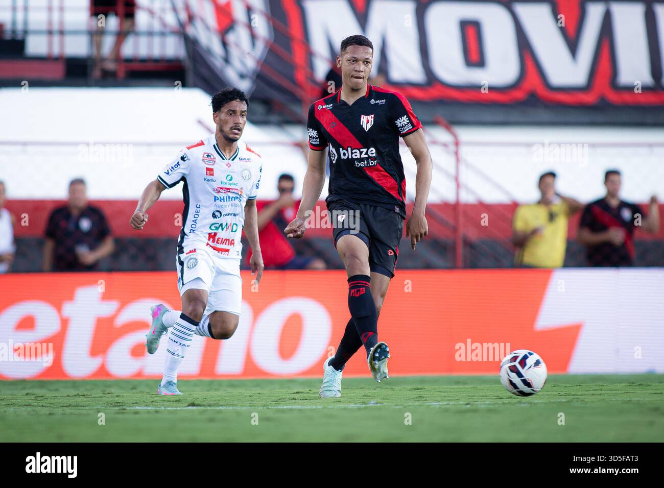 GO - GOIANIA - 11/15/2025 - BRAZILIAN B 2025, ATLETICO-GO x OPERARIO - Adriano Martins, Atletico ...