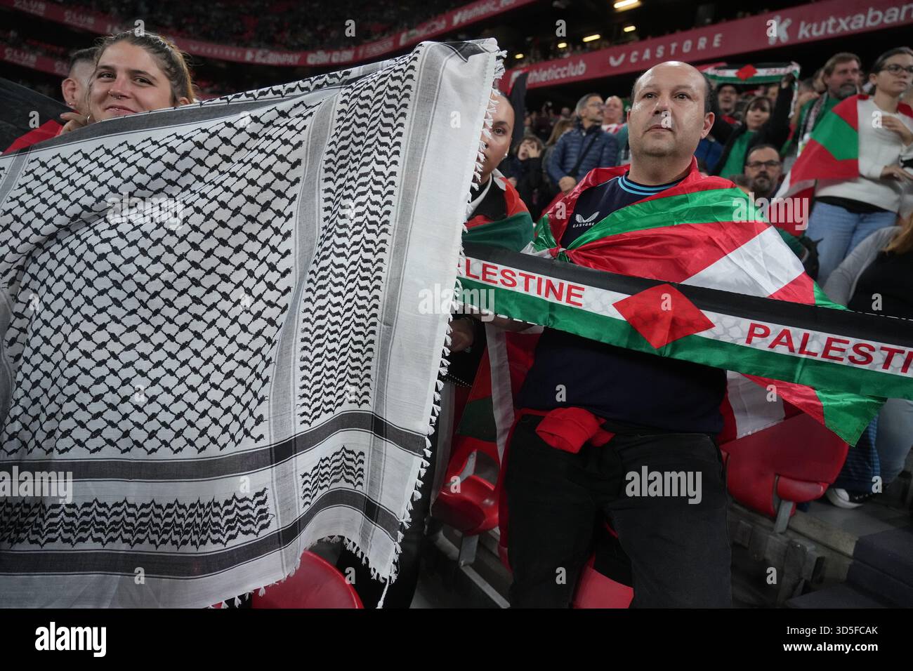 Hundreds of people during the soccer match between the Basque and ...