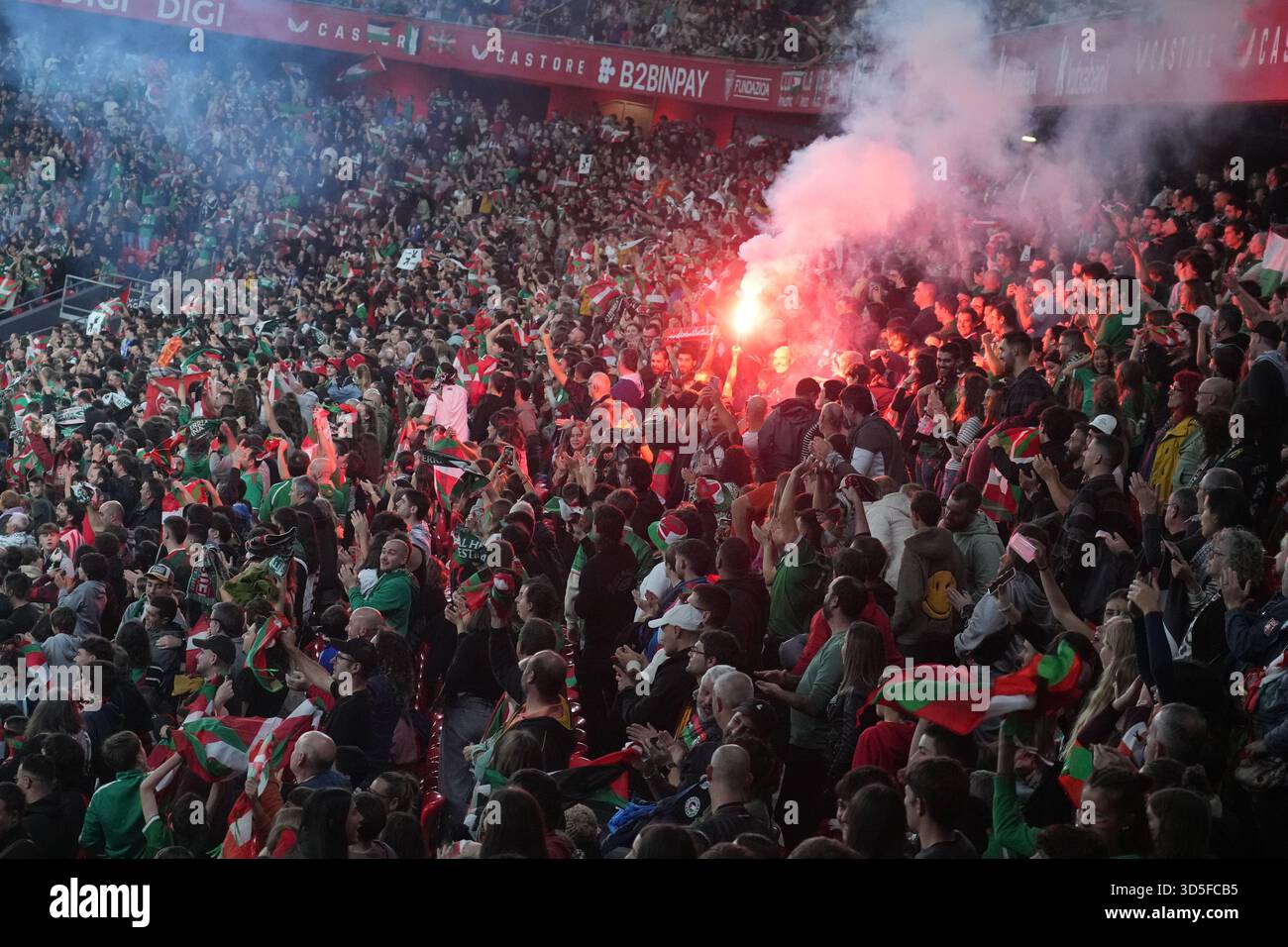 Hundreds of people during the soccer match between the Basque and ...
