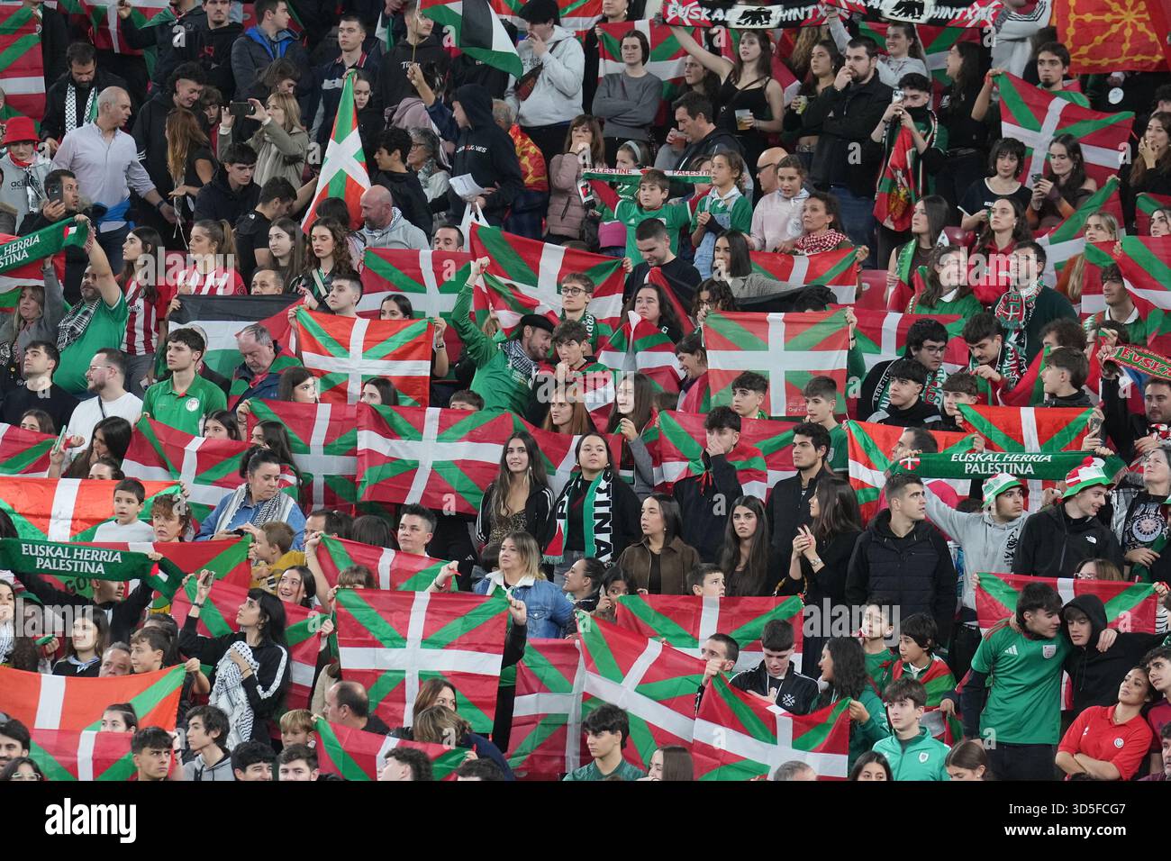 Hundreds of people during the soccer match between the Basque and ...