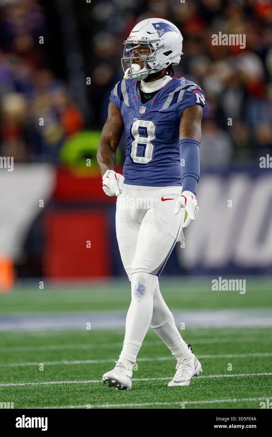 New England Patriots wide receiver Stefon Diggs (8) prepares to run a ...