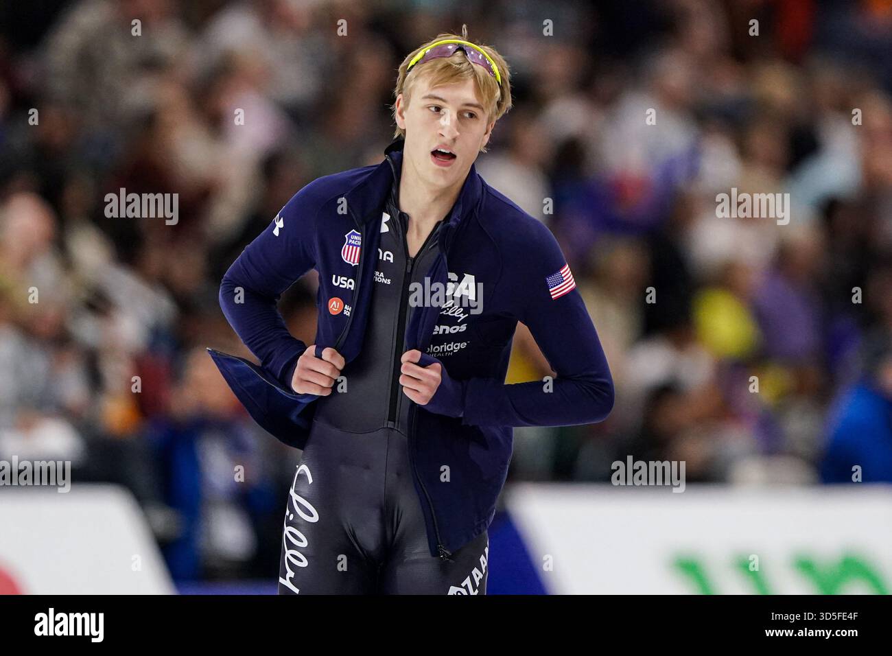 SALT LAKE CITY, USA - NOVEMBER 15: Jordan Stolz of United States of ...