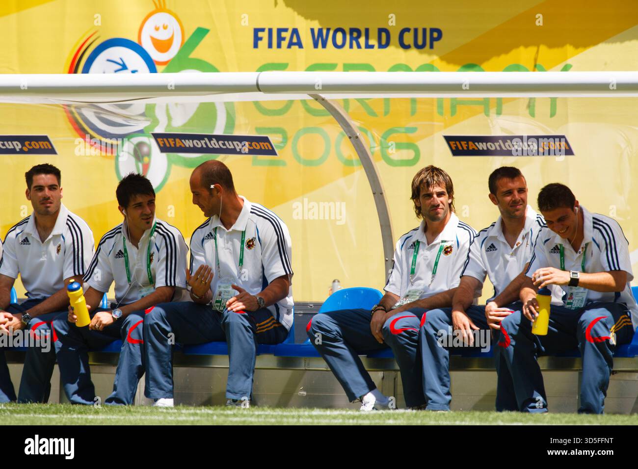 Spain mens national football team hi-res stock photography and images ...