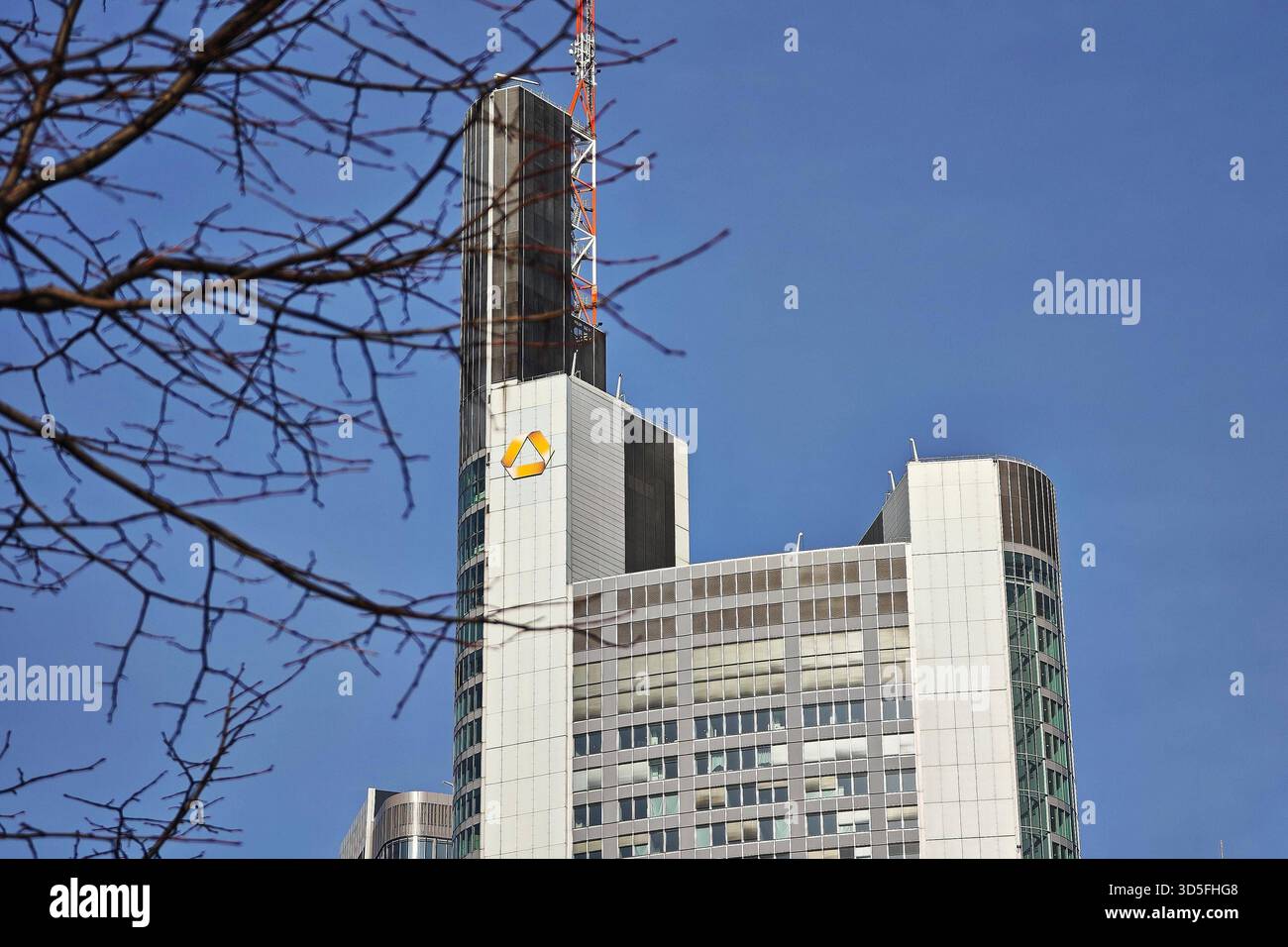 Frankfurt/Main, Hessen, Deutschland, 11.11.2025: Commerzbank-Tower ...
