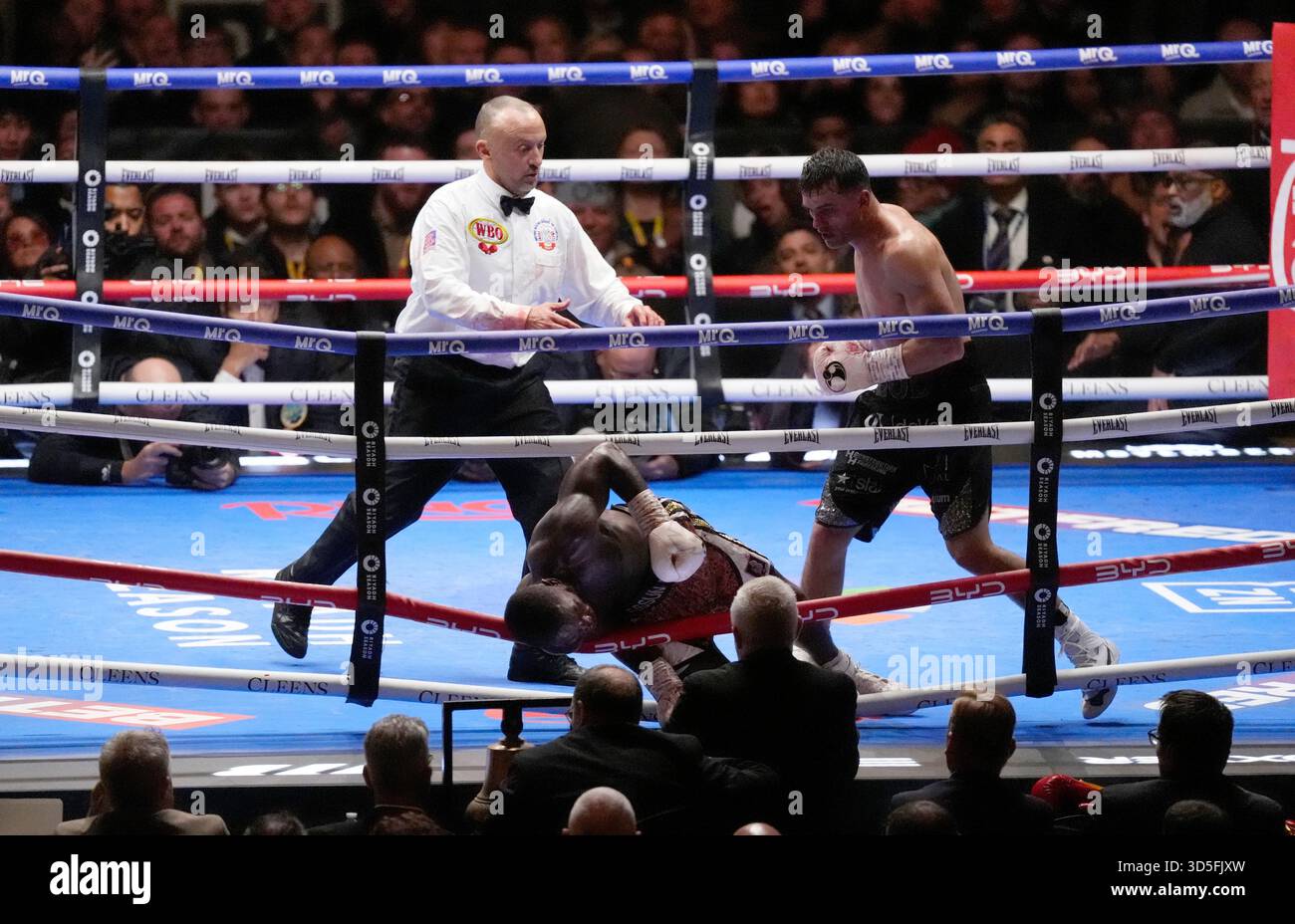 Jack Catterall knocks out Ekow Essuman at the Tottenham Hotspur Stadium ...