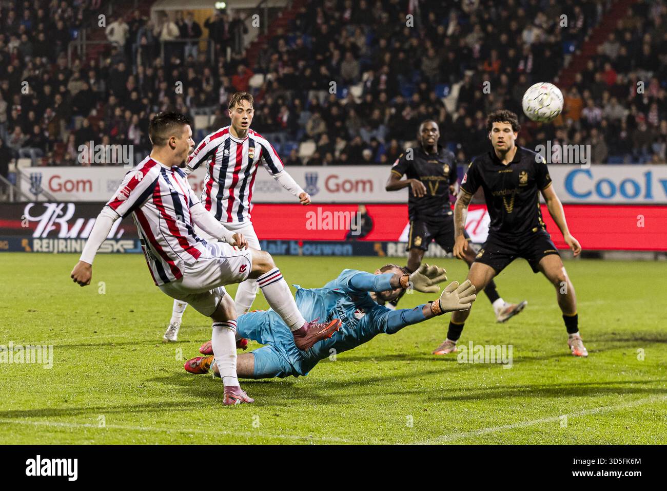 TILBURG , 15-11-2025 , Koning Willem II stadium , season 2025 / 2026 ...