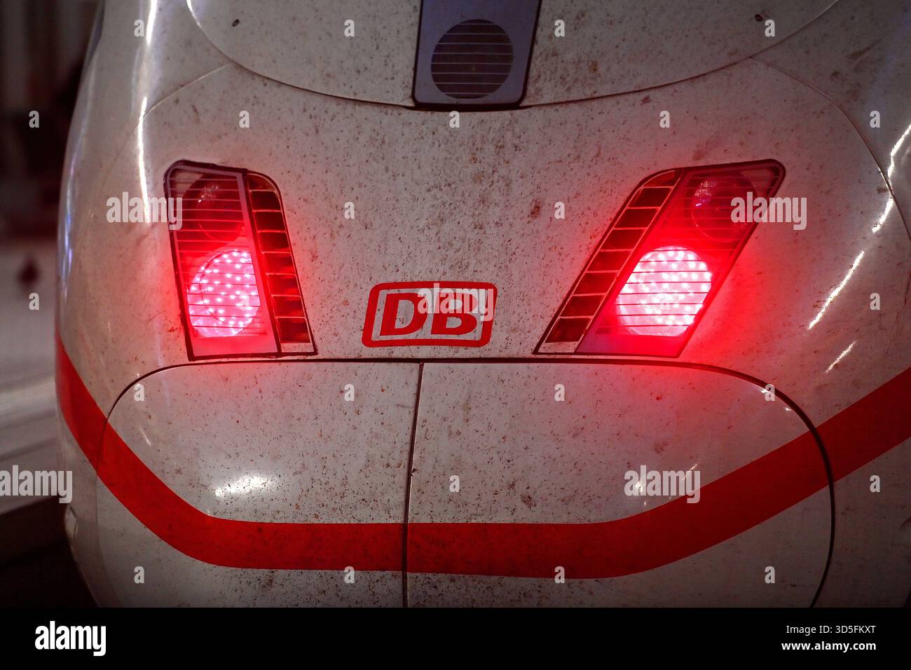 Themenfoto DB, Deutsche Bahn. Front ,DB Logo,ICE,Intercity Express ...
