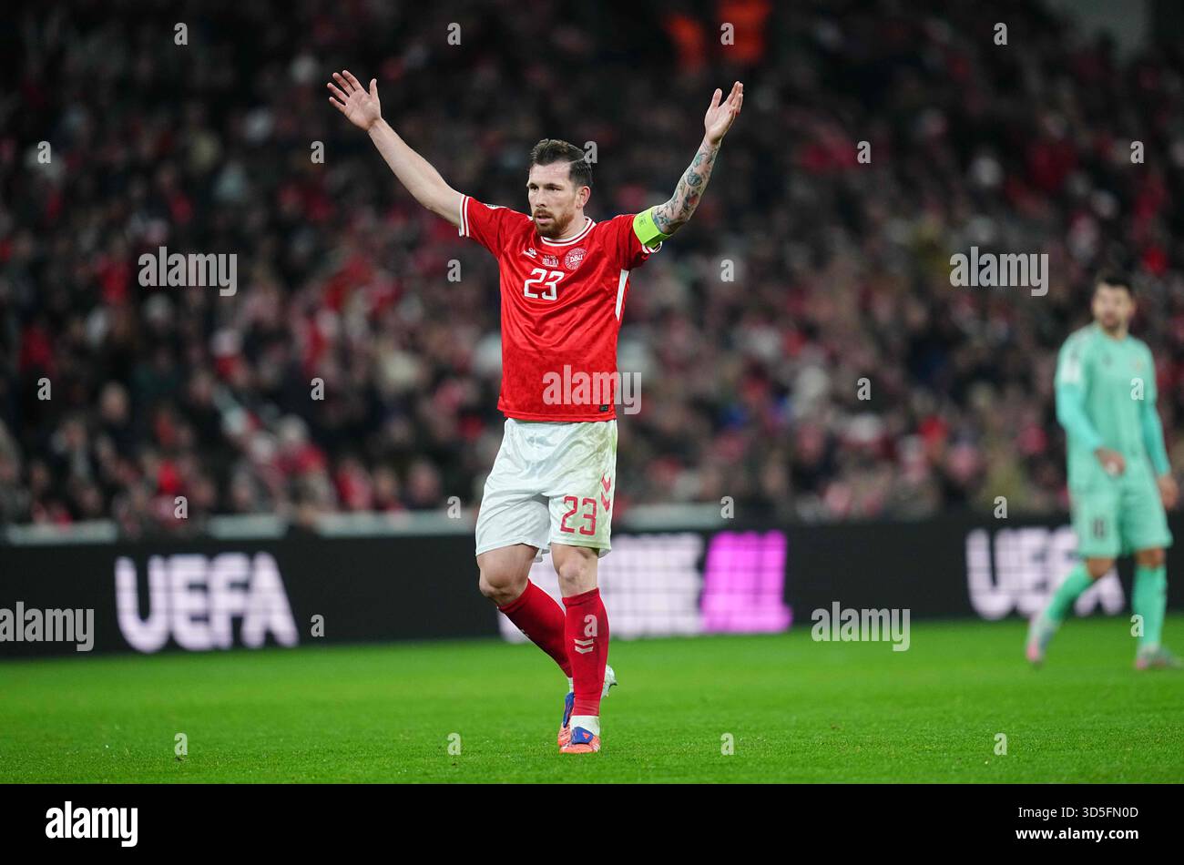 November 15 2025: Pierre-Emile HÃ¸jbjerg of Denmark gestures during a ...