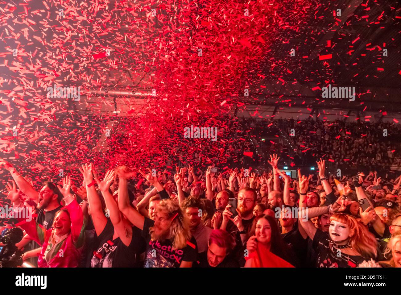 Die deutsche Metallcore Band Electric Callboy ex Eskimo Callboy live in ...