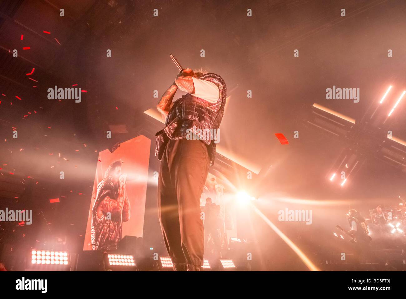 Die deutsche Metallcore Band Electric Callboy ex Eskimo Callboy live in ...