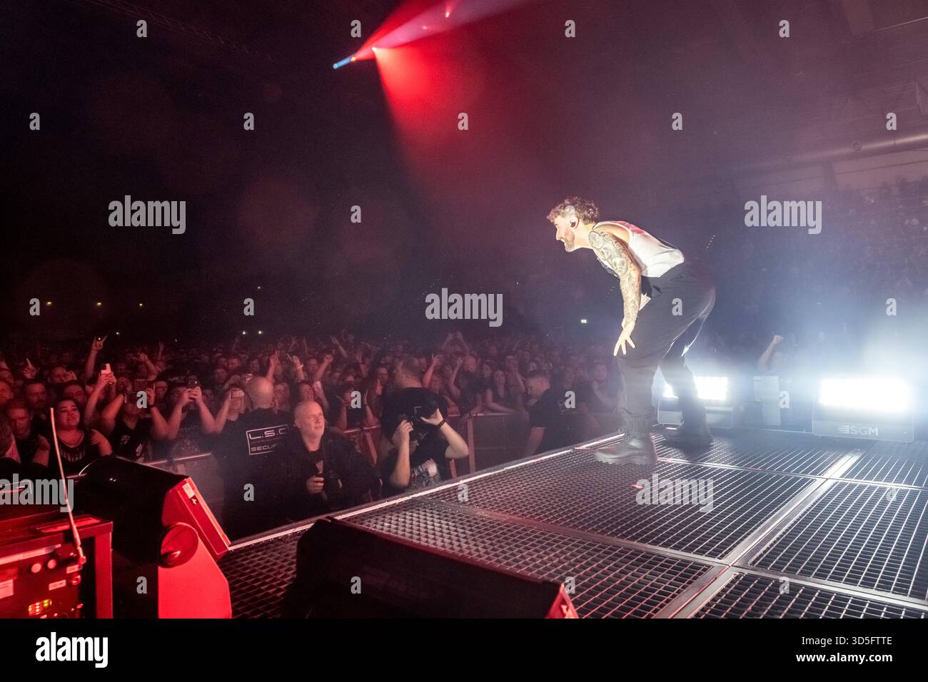 Die deutsche Metallcore Band Electric Callboy ex Eskimo Callboy live in ...