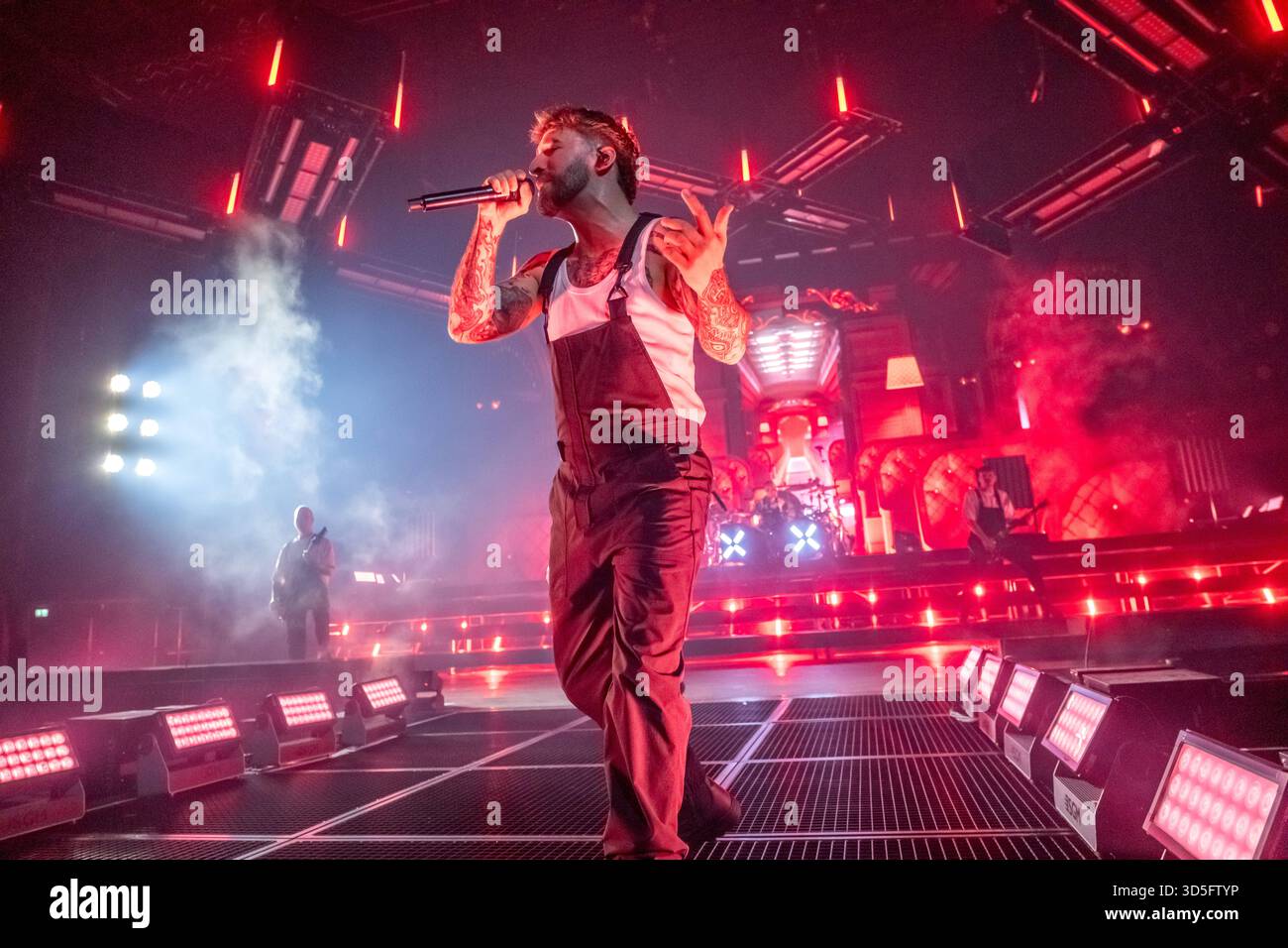 Die deutsche Metallcore Band Electric Callboy ex Eskimo Callboy live in ...