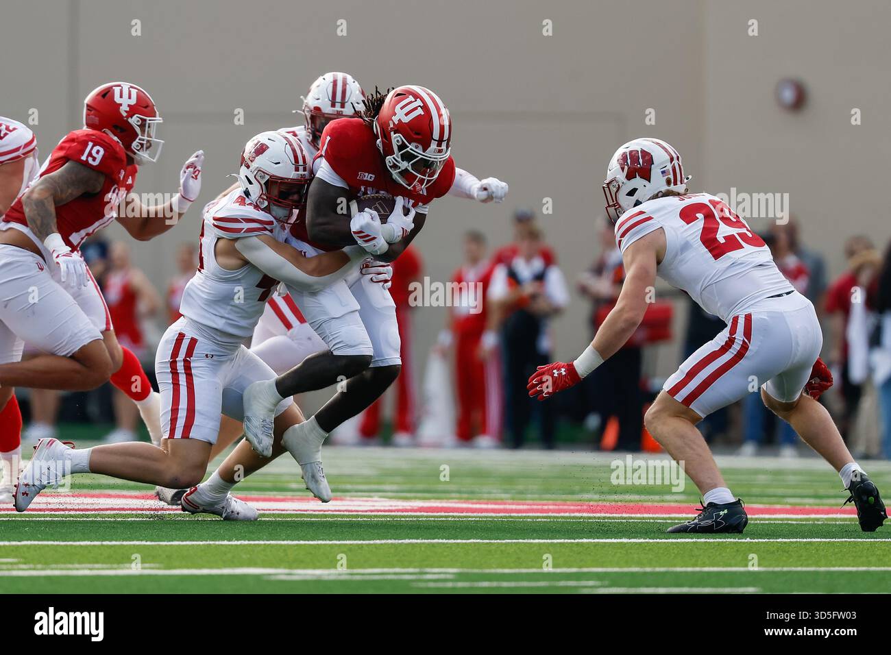 November 15, 2025: Indiana Hoosiers running back Roman Hemby (1 ...