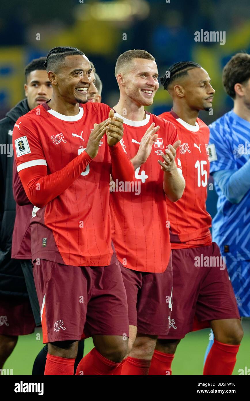 Manuel Akanji (5 Switzerland) Nico Elvedi (4 Switzerland) celebrates ...