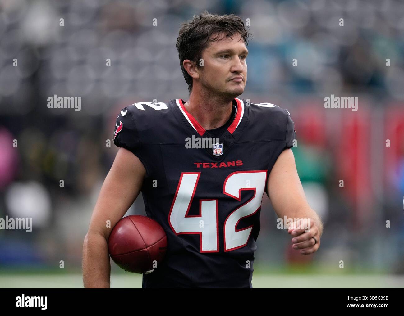 Houston Texans kicker Matthew Wright warms up before an NFL football ...