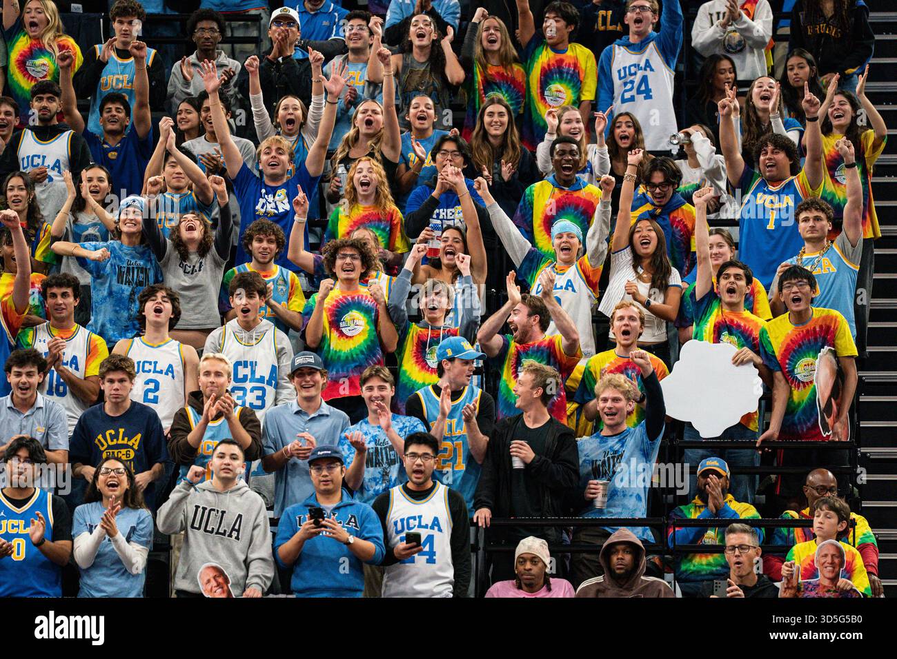 Fans react during a NCAA men’s Hall of Fame Series between the UCLA ...