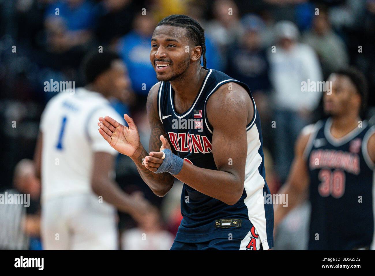 Arizona Wildcats guard Jaden Bradley (0) reacts during a NCAA men’s ...
