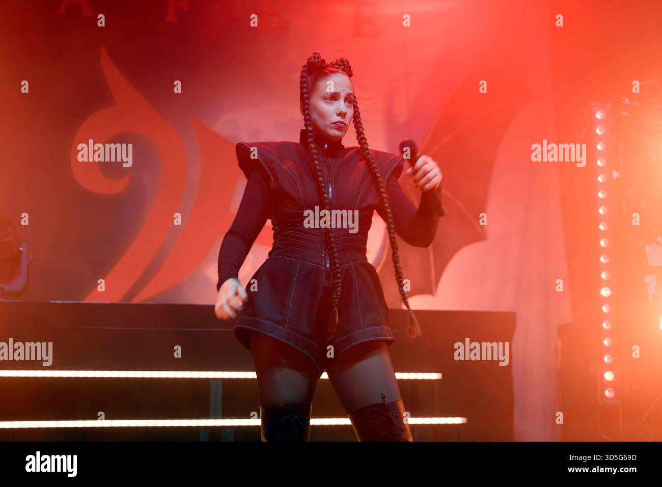 Sängerin LaFee Christina Klein bei ihrem Konzert im Rahmen ihrer ...