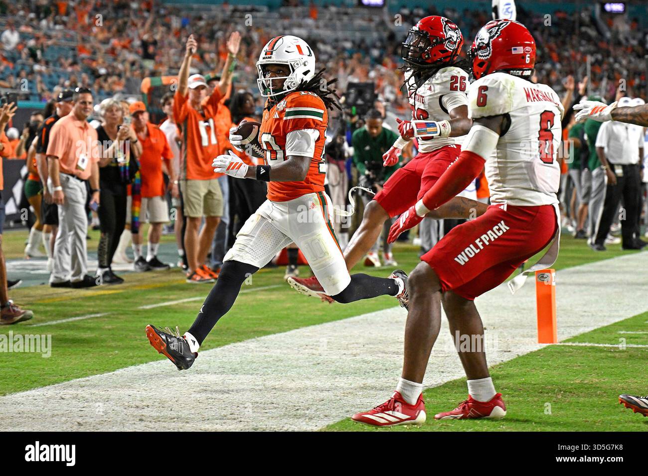 MIAMI GARDENS, FL - NOVEMBER 15: Miami wide receiver Malachi Toney (10 ...