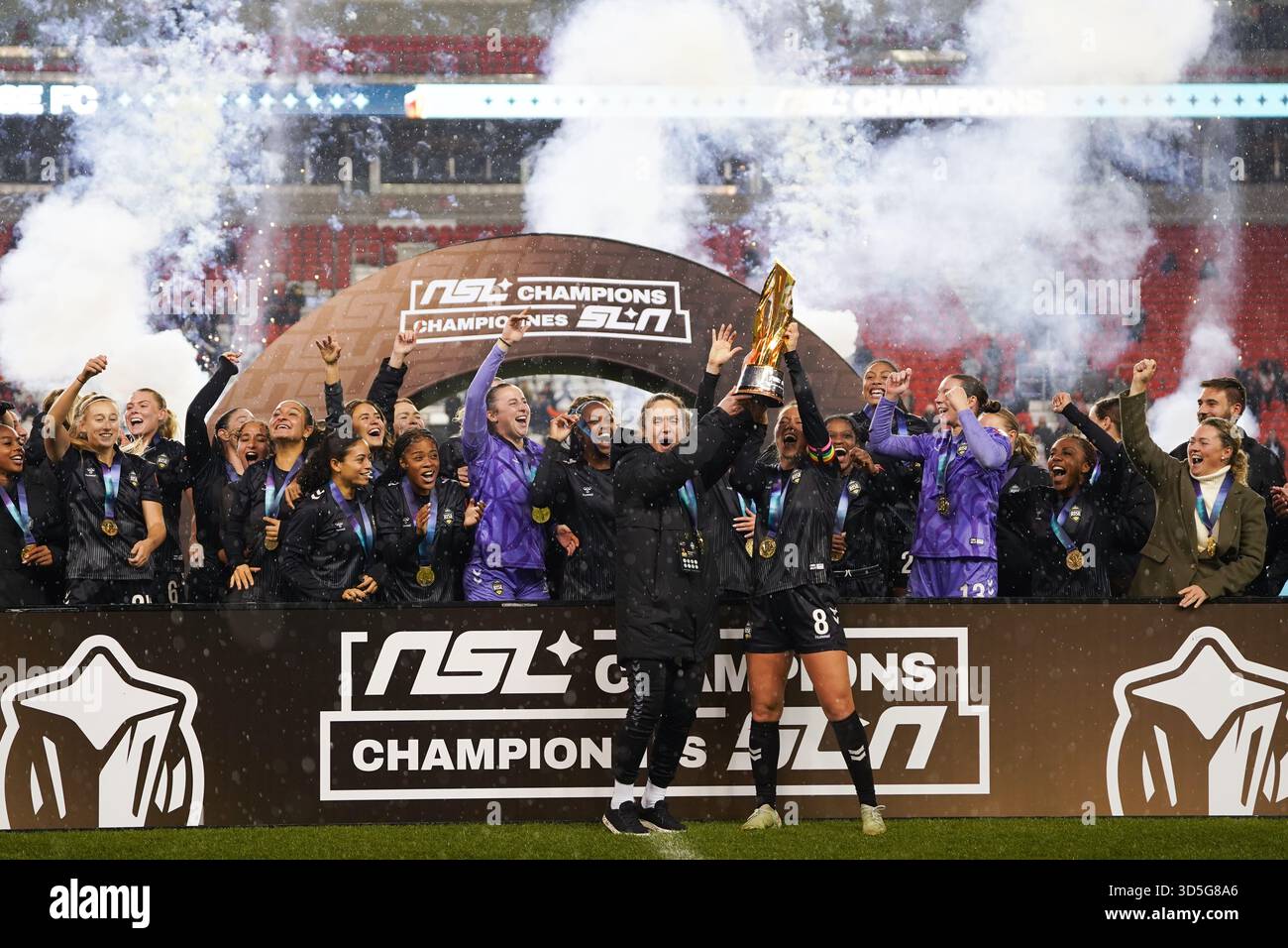 Head coach Anja Heiner-Møller and Samantha Chan #8 of Vancouver Rise ...