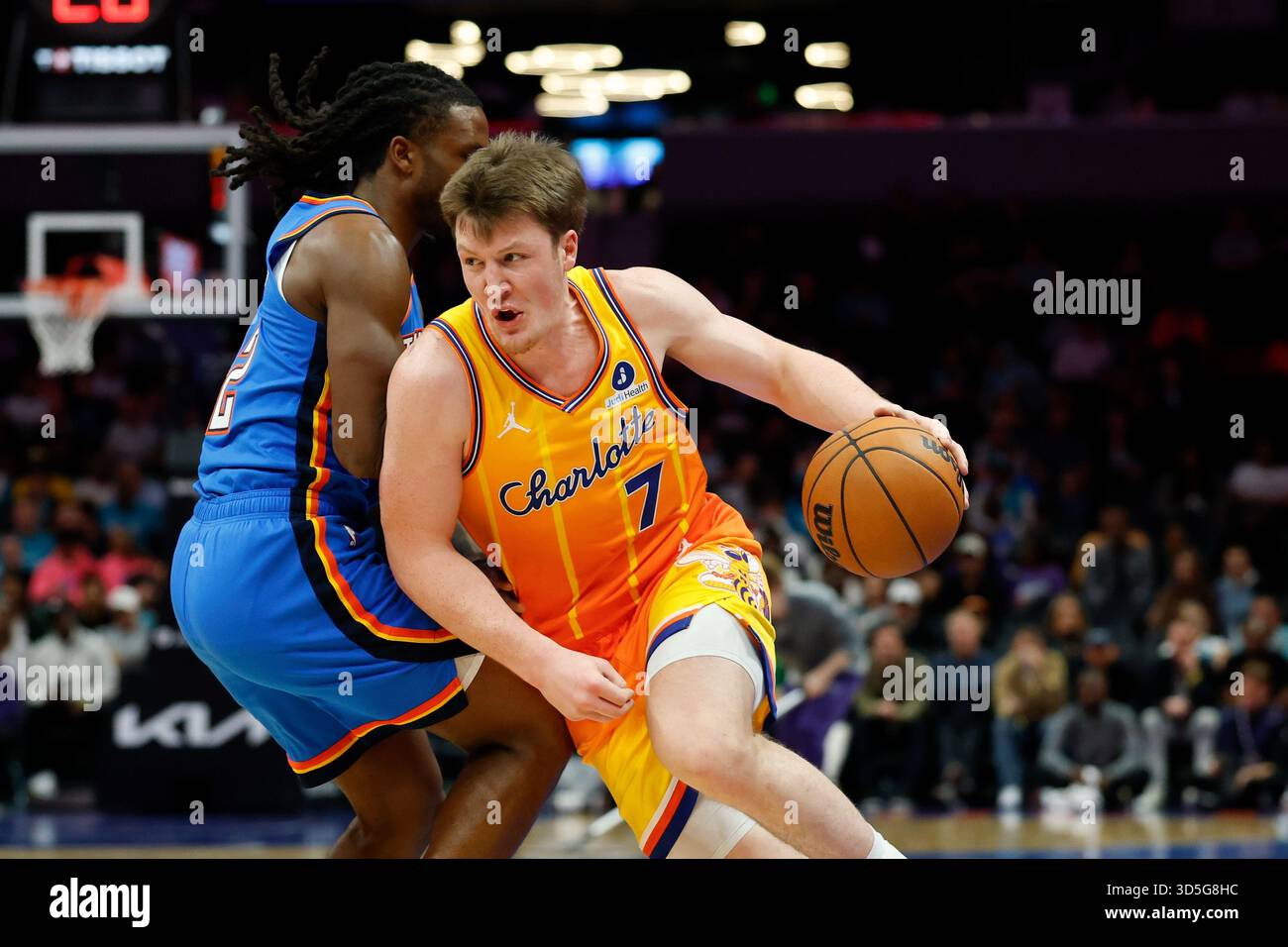 Charlotte Hornets guard Kon Knueppel (7) drives to the basket against ...