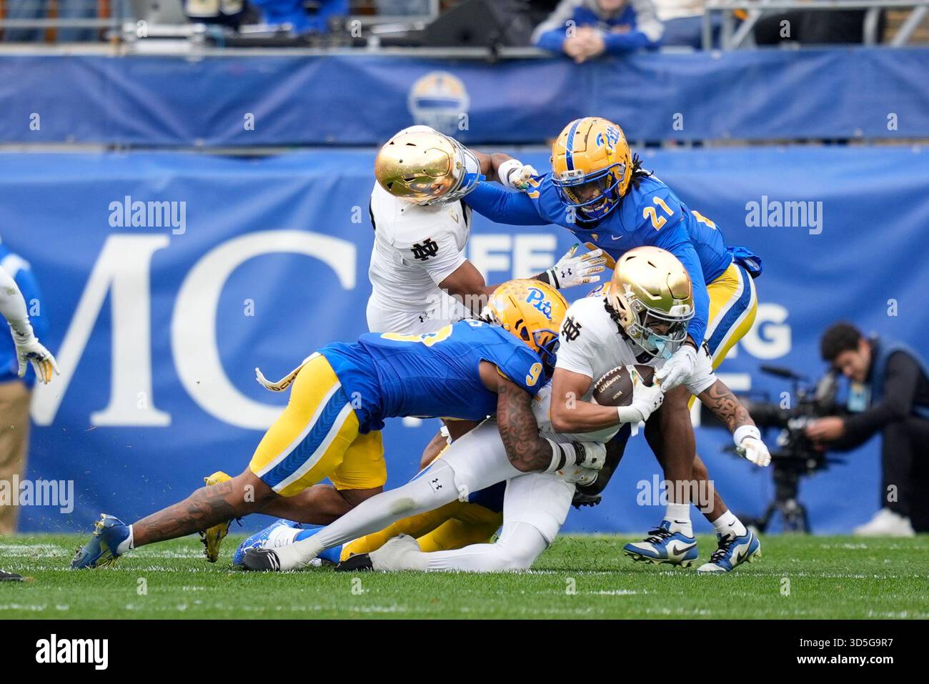 Kyle louis pittsburgh panthers hi-res stock photography and images - Alamy