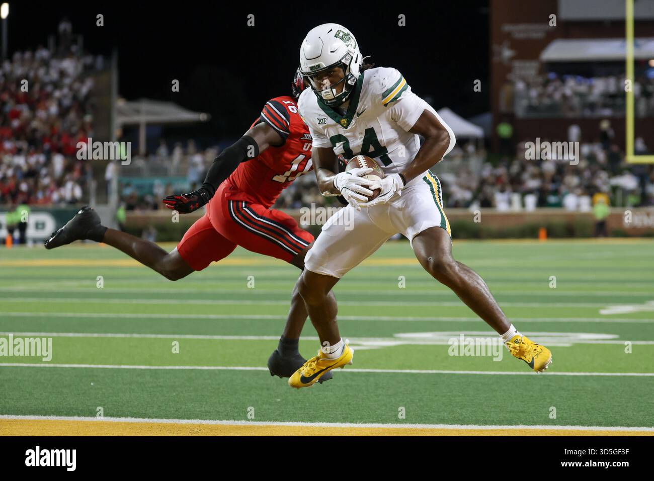 WACO, TX - NOVEMBER 15: Wide receiver Josh Cameron #34 of the Baylor ...