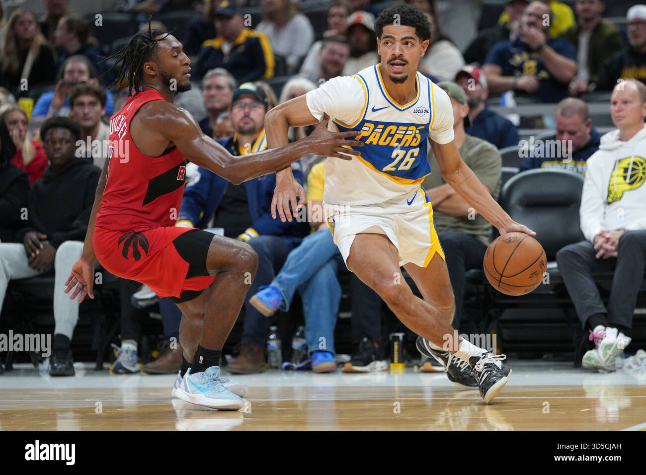 Indiana Pacers guard Ben Sheppard (26) goes around Toronto Raptors ...