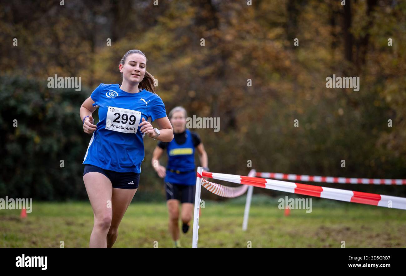 On the trail in the countryside: Phoebe-Ellis Pöselt (TV Waldstraße ...