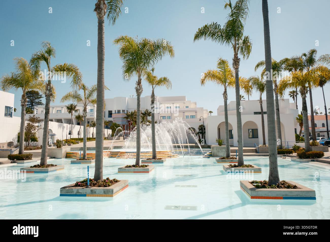 Oceanside civic center plaza hi-res stock photography and images - Alamy