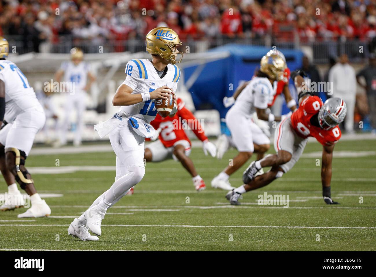 COLUMBUS, OH - NOVEMBER 15: UCLA Bruins quarterback Luke Duncan (12 ...