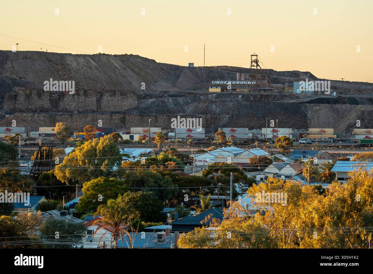 Viewed from the JP Keenan Lookout in Broken Hill, New South Wales ...