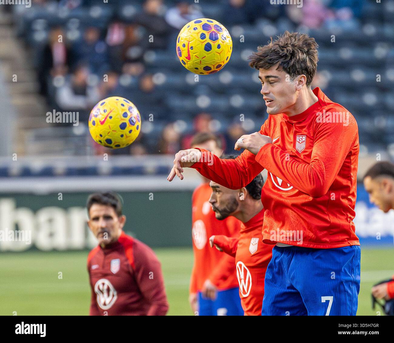 Usa national football team gio reyna hi-res stock photography and ...