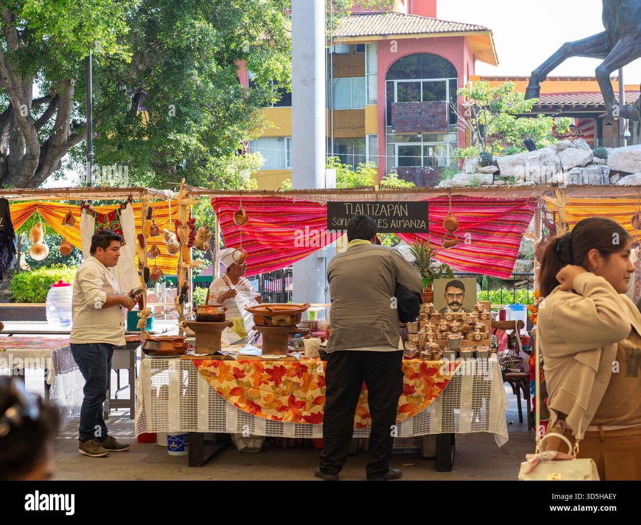 Display mexican food stall hi-res stock photography and images - Alamy
