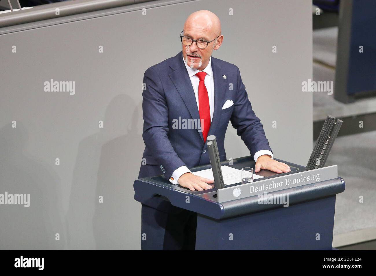 Berlin, Deutschland, 13.11.2025: Deutscher Bundestag: 40 ...