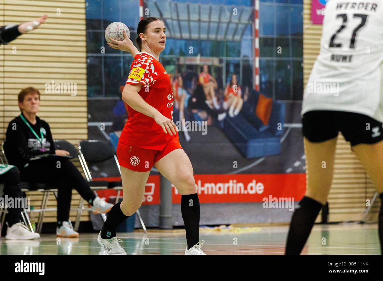 Marleen Kern (FSV FSV Mainz 05, 20) with ball Match from the 9th ...