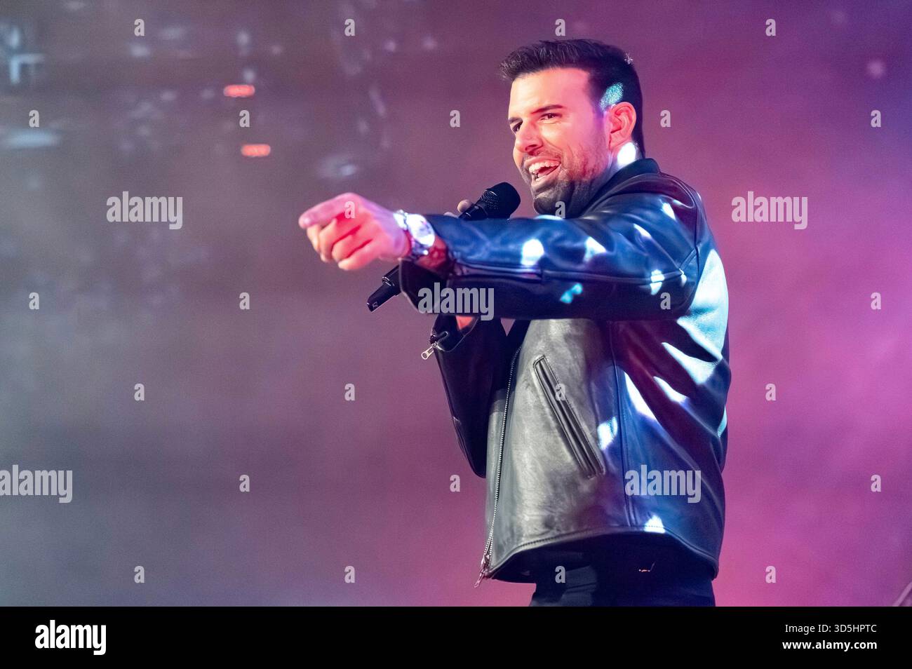 Special Guest Jay Khan live at a concert of the 'Adventurousness' tour ...