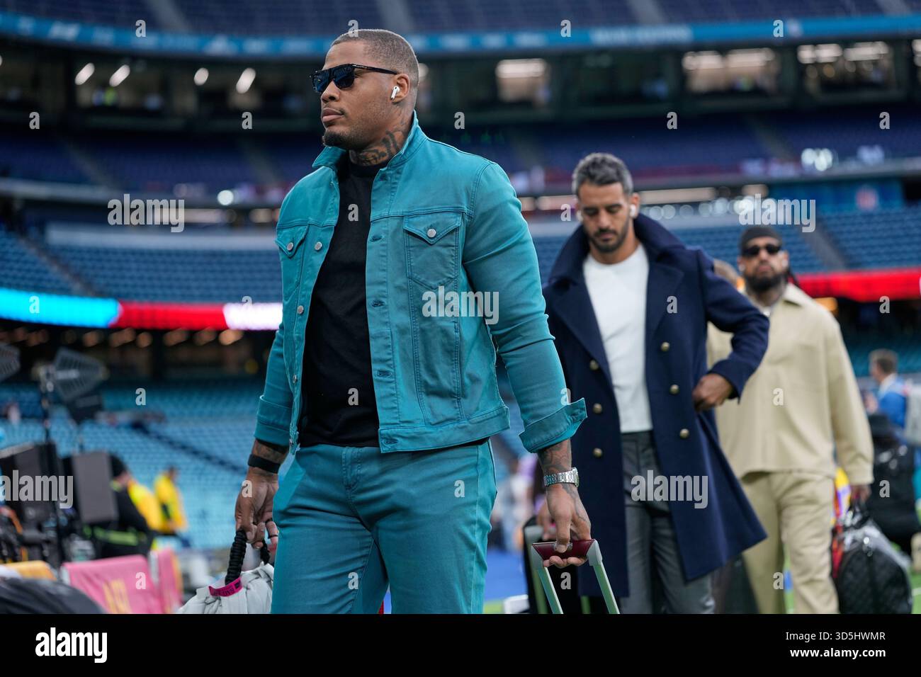 Washington Commanders linebacker Preston Smith (52) arrives for an NFL ...
