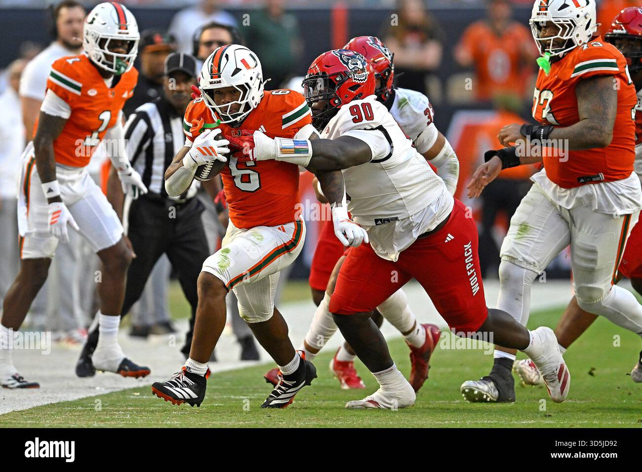 MIAMI GARDENS, FL - NOVEMBER 15: Miami running back CharMar Brown (6 ...